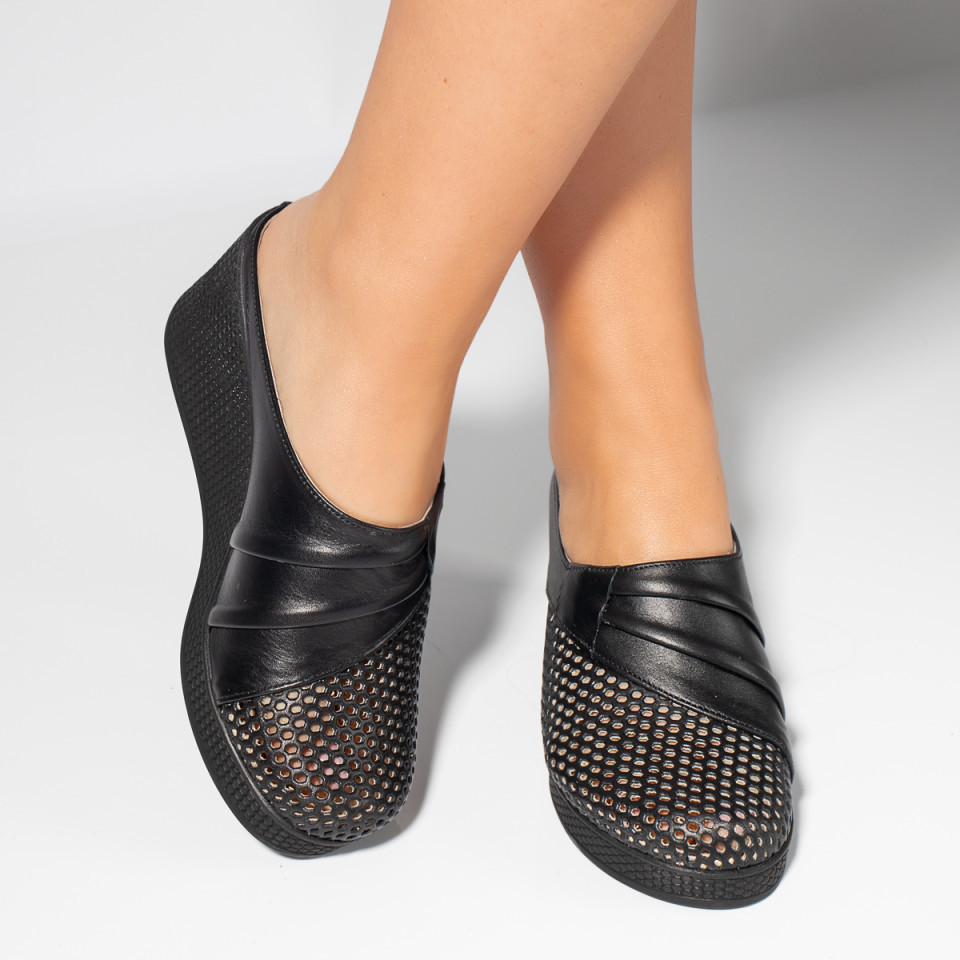 Saboti negri dama din Piele naturala perforati MOD11270 Modlet Saboti negri dama din Piele naturala perforati MOD11270 Modlet
